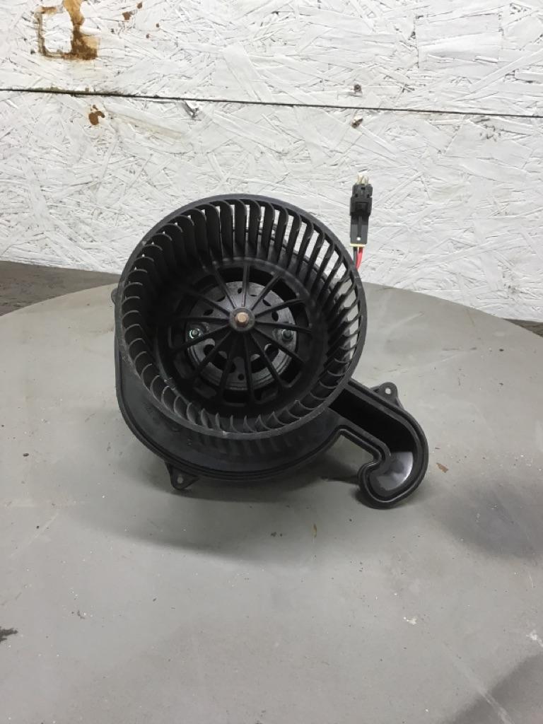 Replaces S8377002 MACK CXP613 2007 BLOWER MOTOR (HVAC) 3351738 for sale ...