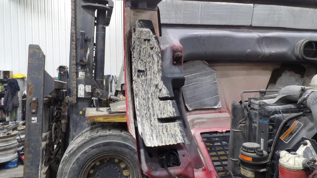 VOLVO VNL FENDER SPLASH SHIELD/GUARD 3582854 | eBay